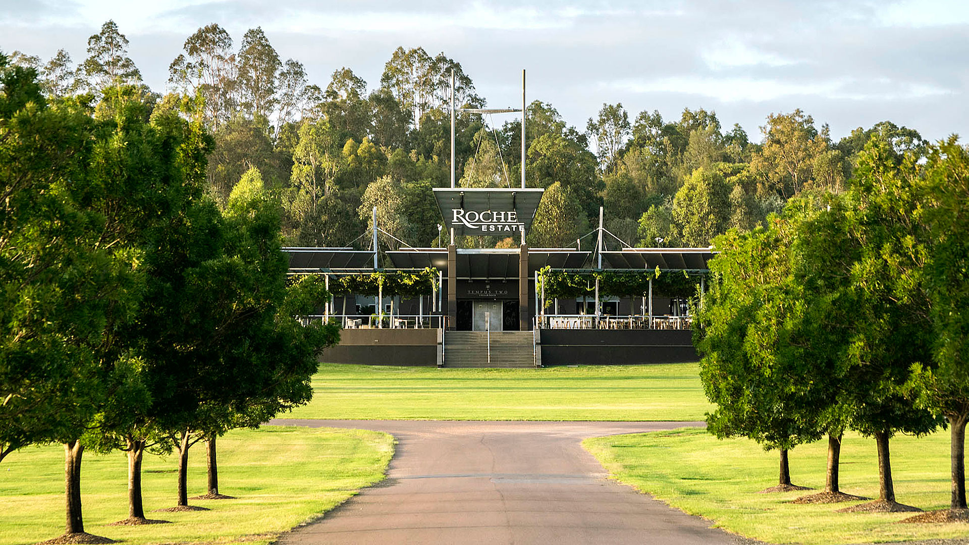 ROCHE ESTATE | The Vintage Holiday Houses